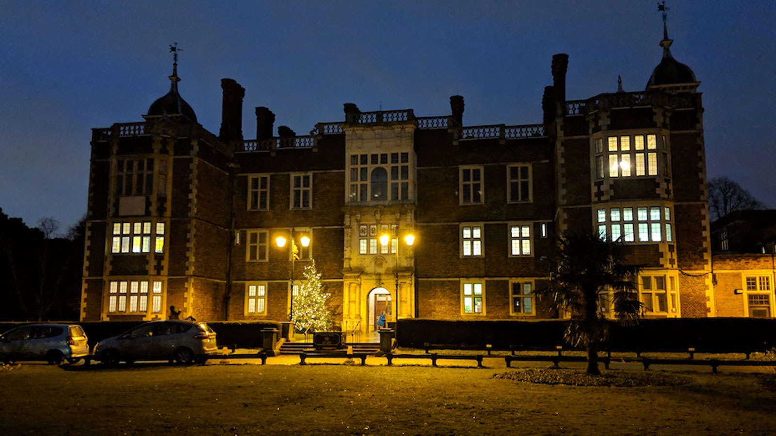 It’s Charlton House’s tree lighting and Christmas market this Thursday ...